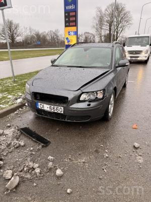 Pelēks Volvo V50 2007 Rīga, ar dzinēja tilpumu 2.00 L un nobraukumu 389 tūkst. km par 1400 €, foto 12 vietnē AUTOMOTO.COM.LV