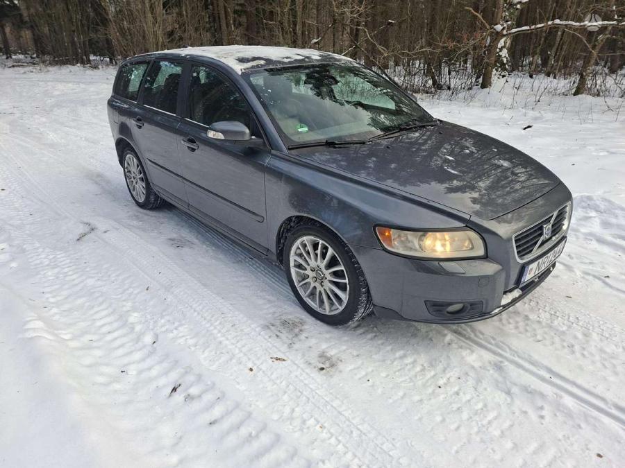 Серый Вольво В50 2007 в Таураге, объемом двигателя 1.56 л и пробегом 287 тыс. км за 2380 €, фото 2 на AUTOMOTO.COM.LV