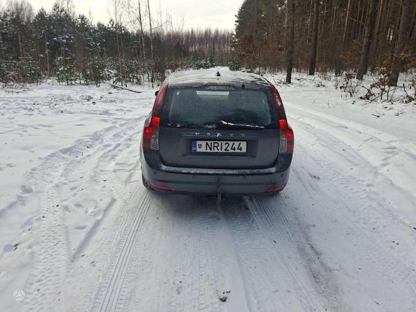 Grey Volvo V50 2007 in Taurage, with an engine capacity of 1.56 L and mileage of 287 thousand km for 2380 €, photo 4 on AUTOMOTO.COM.LV