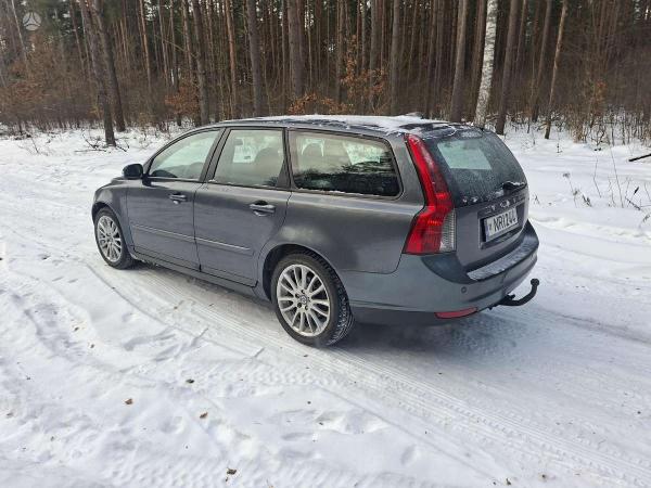 Grey Volvo V50 2007 in Taurage, with an engine capacity of 1.56 L and mileage of 287 thousand km for 2380 €, photo 6 on AUTOMOTO.COM.LV