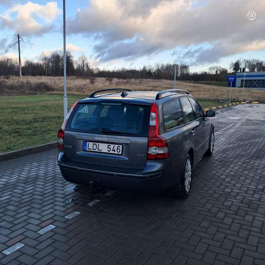 Grey Volvo V50 2007 in Elektrenai, with an engine capacity of 2.00 L and mileage of 374 thousand km for 2000 €, photo 3 on AUTOMOTO.COM.LV
