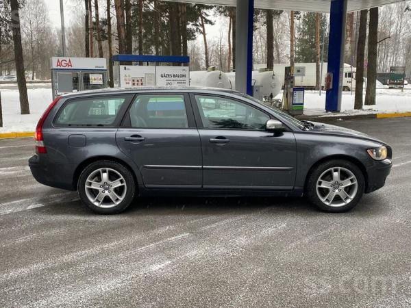 Grey Volvo V50 2007 in Riga, with an engine capacity of 1.60 L and mileage of 0 thousand km for 2799 €, photo 6 on AUTOMOTO.COM.LV