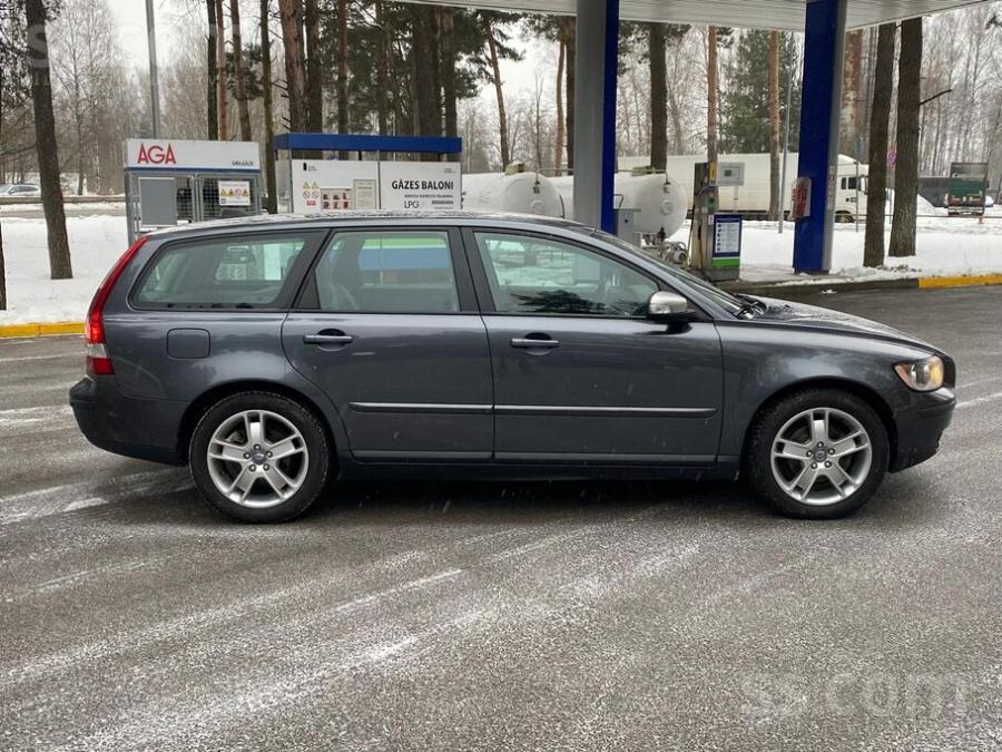 Grey Volvo V50 2007 in Riga, with an engine capacity of 1.60 L and mileage of 0 thousand km for 2799 €, photo 6 on AUTOMOTO.COM.LV