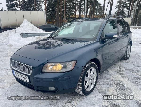 Grey Volvo V50 2007 in Tallinn, with an engine capacity of 2.00 L and mileage of 244 thousand km for 2490 €, photo 1 on AUTOMOTO.COM.LV