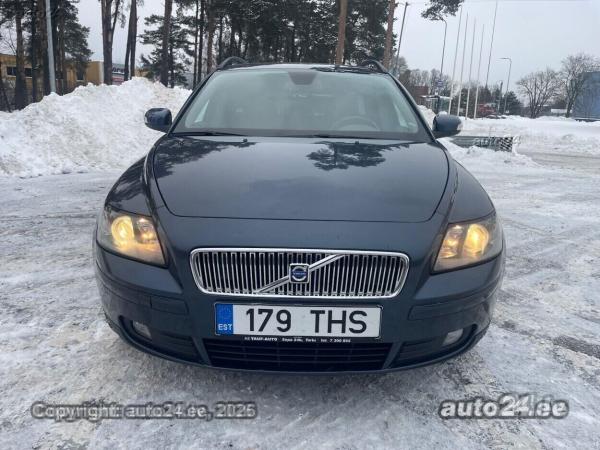 Grey Volvo V50 2007 in Tallinn, with an engine capacity of 2.00 L and mileage of 244 thousand km for 2490 €, photo 2 on AUTOMOTO.COM.LV
