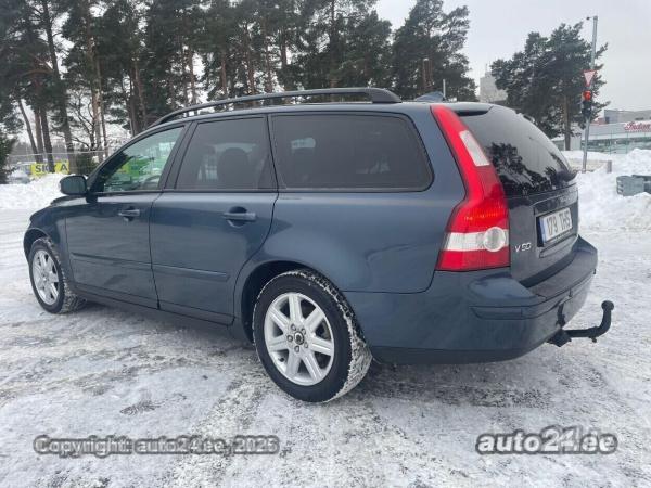 Grey Volvo V50 2007 in Tallinn, with an engine capacity of 2.00 L and mileage of 244 thousand km for 2490 €, photo 4 on AUTOMOTO.COM.LV