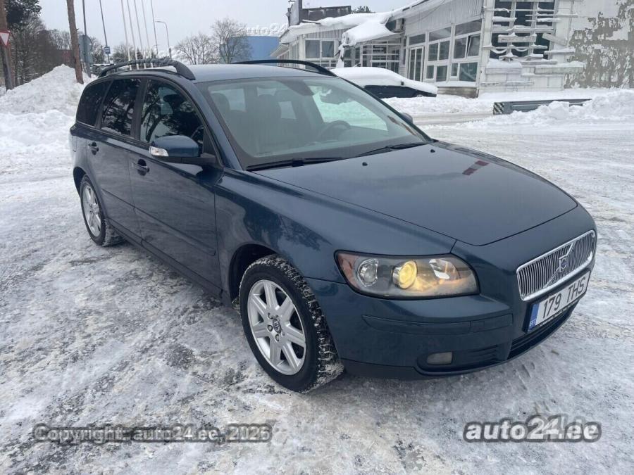 Pelēks Volvo V50 2007 Tallina, ar dzinēja tilpumu 2.00 L un nobraukumu 244 tūkst. km par 2490 €, foto 3 vietnē AUTOMOTO.COM.LV