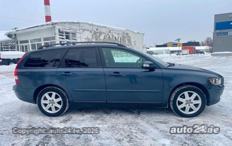 Pelēks Volvo V50 2007 Tallina, ar dzinēja tilpumu 2.00 L un nobraukumu 244 tūkst. km par 2490 €, foto 6 vietnē AUTOMOTO.COM.LV