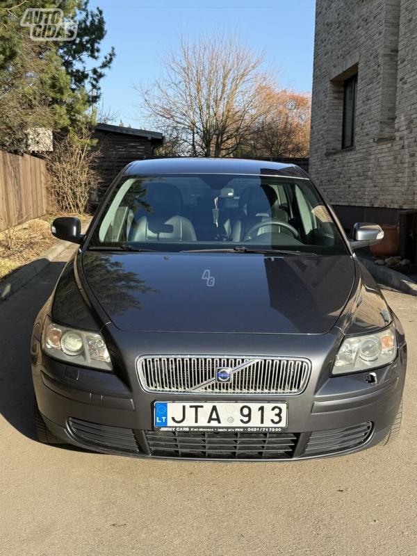 Pelēks Volvo V50 2007 Kauņa, ar dzinēja tilpumu 1.80 L un nobraukumu 281 tūkst. km par 600 €, foto 1 vietnē AUTOMOTO.COM.LV