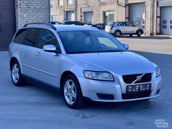 Pelēks Volvo V50 2007 Kretinga, ar dzinēja tilpumu 2.00 L un nobraukumu 338 tūkst. km par 1999 €, foto 3 vietnē AUTOMOTO.COM.LV