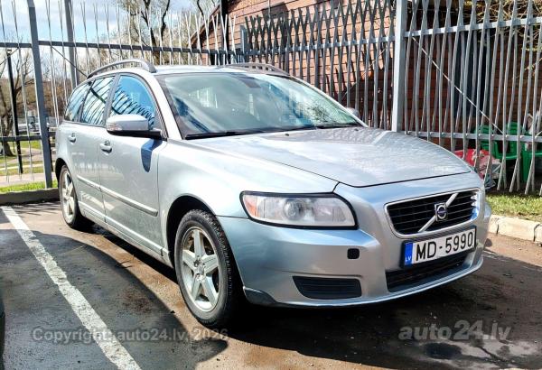 Grey Volvo V50 2007 in Preili, with an engine capacity of 1.56 L and mileage of 255 thousand km for 2500 €, photo 5 on AUTOMOTO.COM.LV