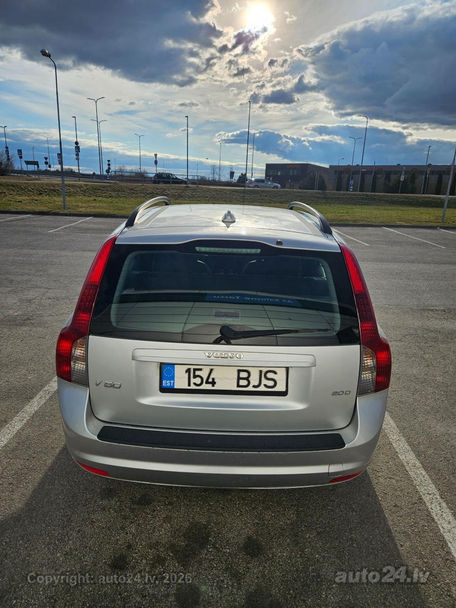 Pelēks Volvo V50 2007 Tartu, ar dzinēja tilpumu 2.00 L un nobraukumu 292 tūkst. km par 1890 €, foto 6 vietnē AUTOMOTO.COM.LV