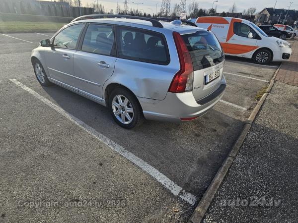 Grey Volvo V50 2007 in Tartu, with an engine capacity of 2.00 L and mileage of 292 thousand km for 1890 €, photo 7 on AUTOMOTO.COM.LV