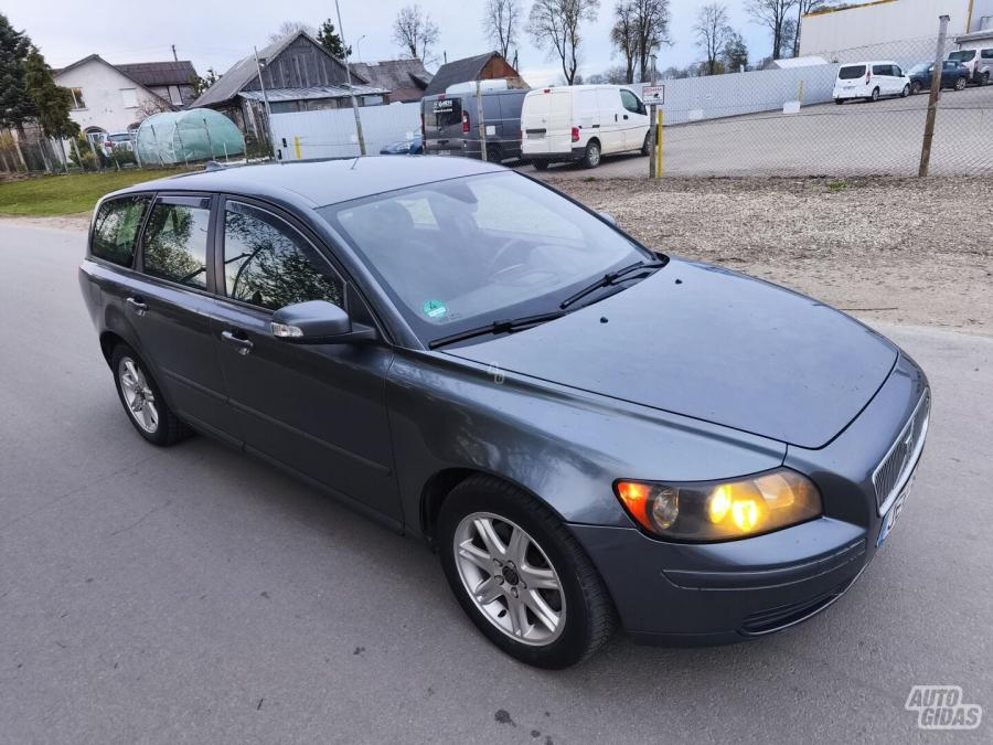 Grey Volvo V50 2007 in Taurage, with an engine capacity of 2.00 L and mileage of 457 thousand km for 1650 €, photo 3 on AUTOMOTO.COM.LV