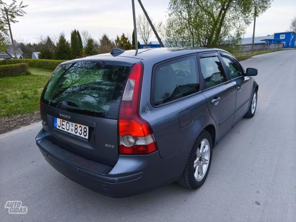 Grey Volvo V50 2007 in Taurage, with an engine capacity of 2.00 L and mileage of 457 thousand km for 1650 €, photo 4 on AUTOMOTO.COM.LV