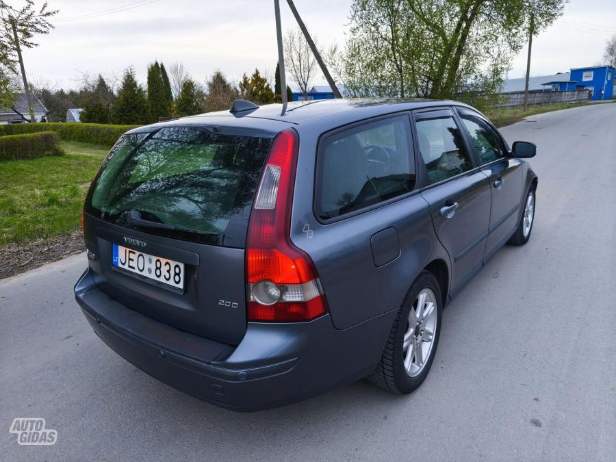 Grey Volvo V50 2007 in Taurage, with an engine capacity of 2.00 L and mileage of 457 thousand km for 1650 €, photo 5 on AUTOMOTO.COM.LV