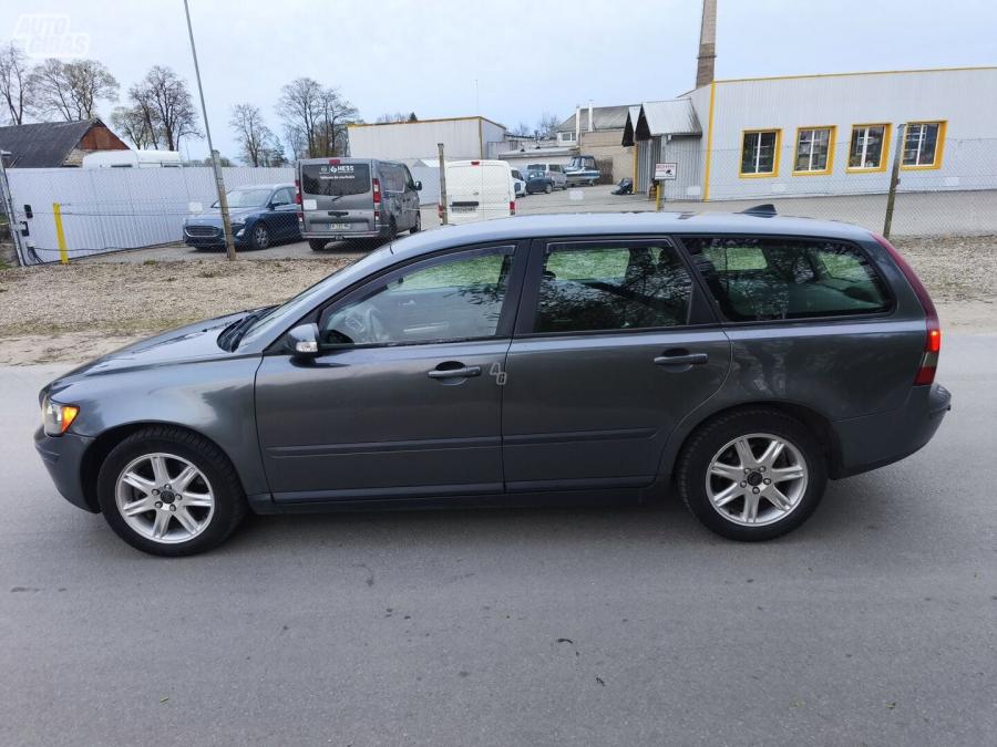 Grey Volvo V50 2007 in Taurage, with an engine capacity of 2.00 L and mileage of 457 thousand km for 1650 €, photo 8 on AUTOMOTO.COM.LV