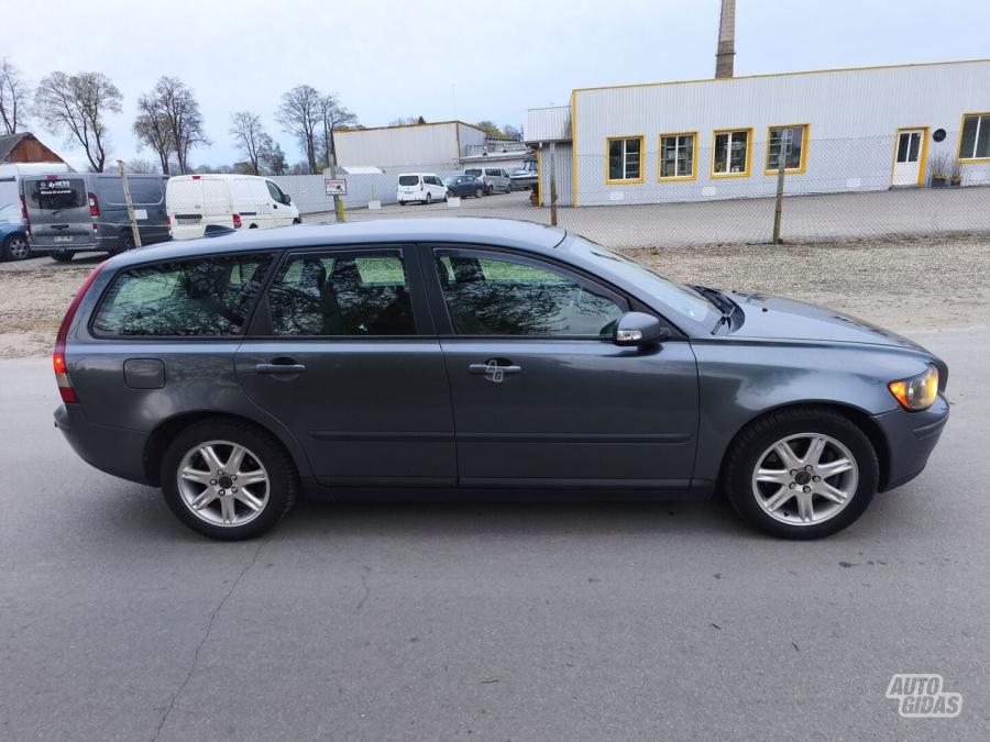 Grey Volvo V50 2007 in Taurage, with an engine capacity of 2.00 L and mileage of 457 thousand km for 1650 €, photo 9 on AUTOMOTO.COM.LV