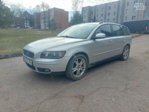 Grey Volvo V50 2007 in Kupiskis, with an engine capacity of 2.00 L and mileage of 295 thousand km for 1800 €, photo  on AUTOMOTO.COM.LV