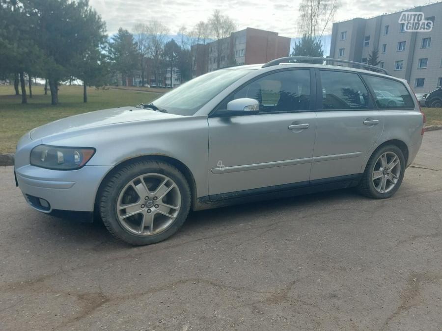 Grey Volvo V50 2007 in Kupiskis, with an engine capacity of 2.00 L and mileage of 295 thousand km for 1800 €, photo 3 on AUTOMOTO.COM.LV