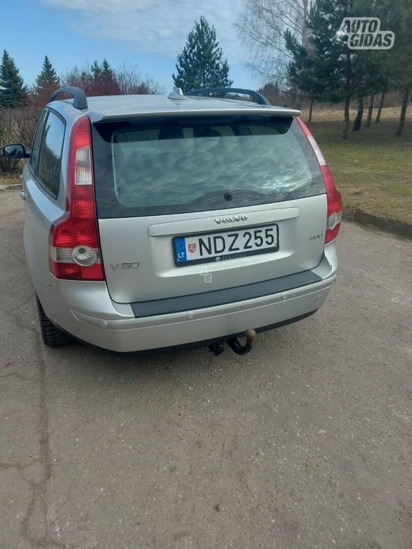 Grey Volvo V50 2007 in Kupiskis, with an engine capacity of 2.00 L and mileage of 295 thousand km for 1800 €, photo 4 on AUTOMOTO.COM.LV