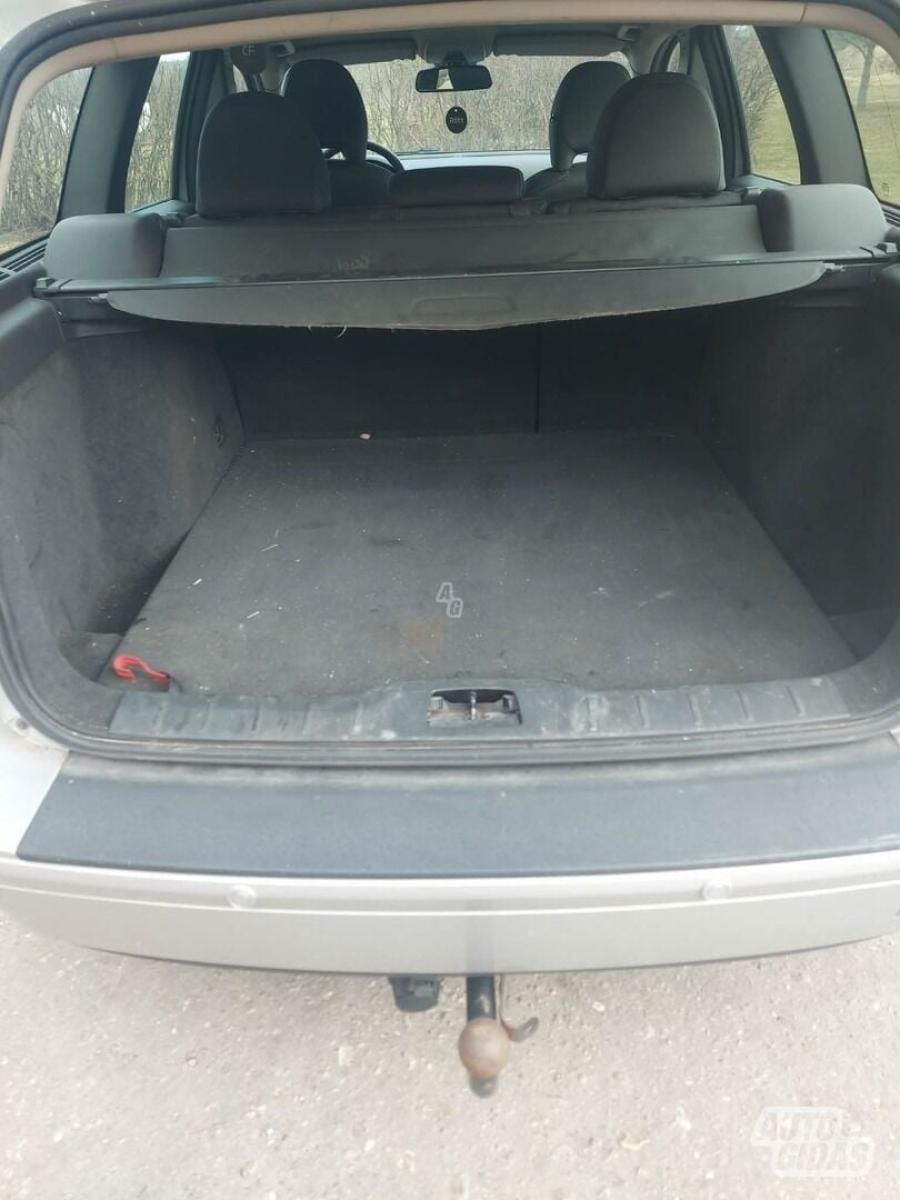 Grey Volvo V50 2007 in Kupiskis, with an engine capacity of 2.00 L and mileage of 295 thousand km for 1800 €, photo 12 on AUTOMOTO.COM.LV