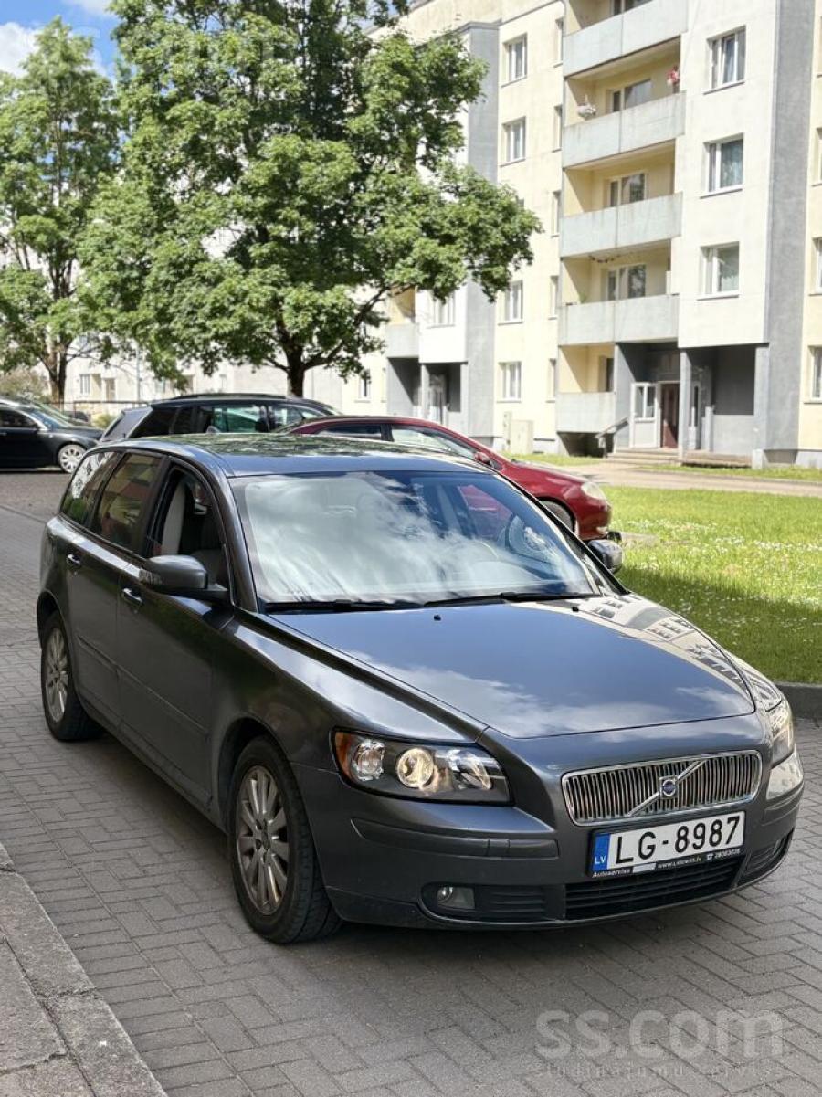 Pelēks Volvo V50 2007 Kuldīga, ar dzinēja tilpumu 2.00 L un nobraukumu 0 tūkst. km par 1500 €, foto 1 vietnē AUTOMOTO.COM.LV