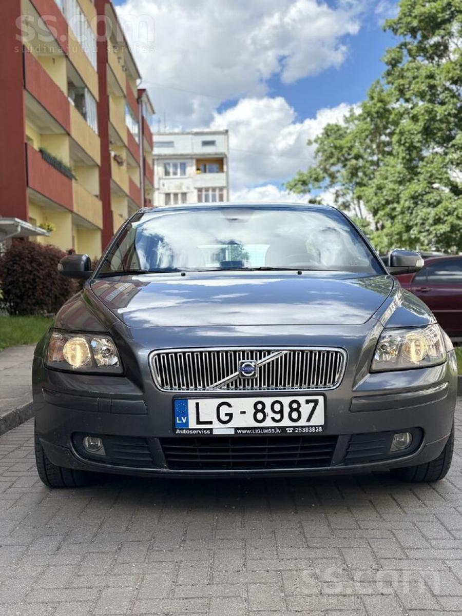 Pelēks Volvo V50 2007 Kuldīga, ar dzinēja tilpumu 2.00 L un nobraukumu 0 tūkst. km par 1500 €, foto 3 vietnē AUTOMOTO.COM.LV