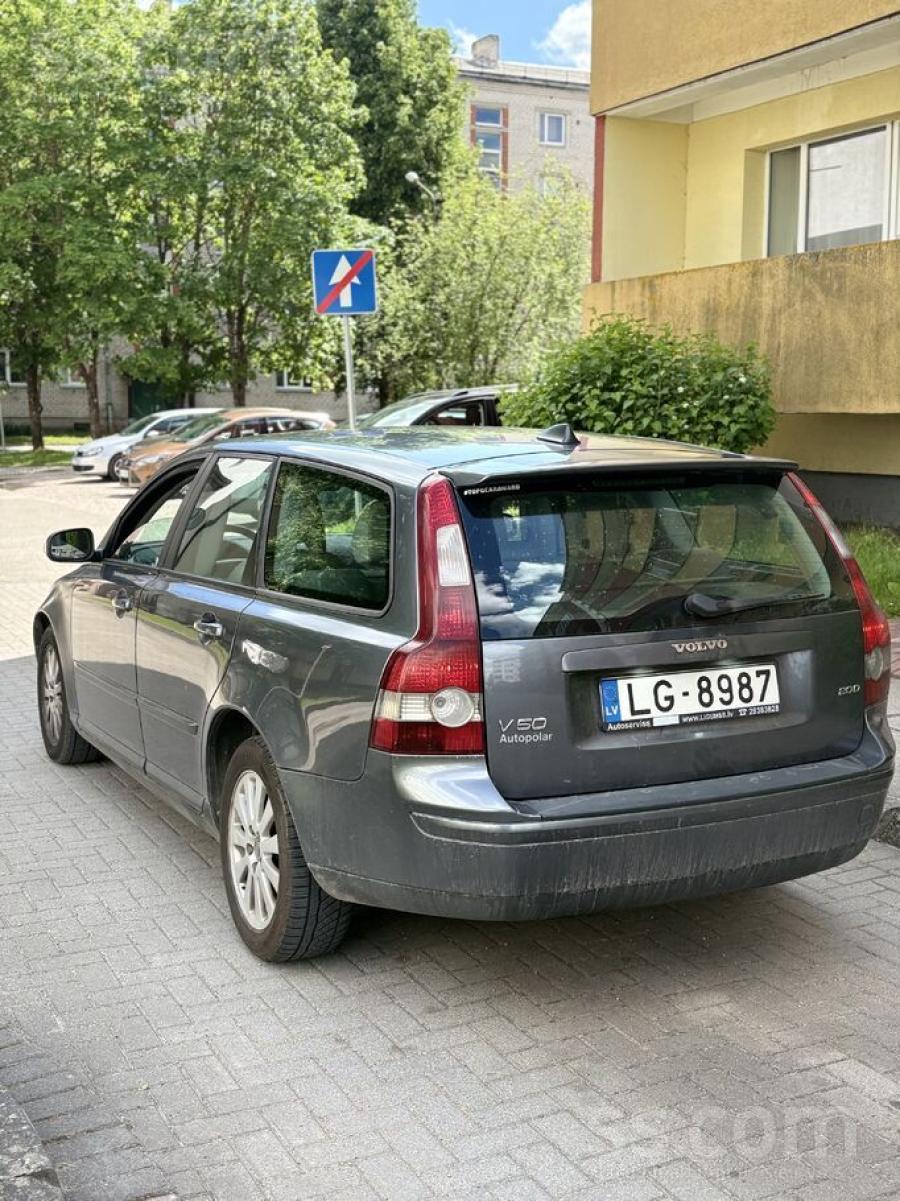 Pelēks Volvo V50 2007 Kuldīga, ar dzinēja tilpumu 2.00 L un nobraukumu 0 tūkst. km par 1500 €, foto 5 vietnē AUTOMOTO.COM.LV