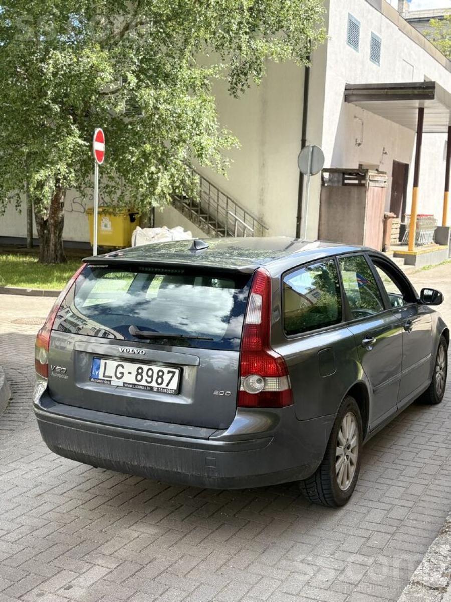 Pelēks Volvo V50 2007 Kuldīga, ar dzinēja tilpumu 2.00 L un nobraukumu 0 tūkst. km par 1500 €, foto 9 vietnē AUTOMOTO.COM.LV