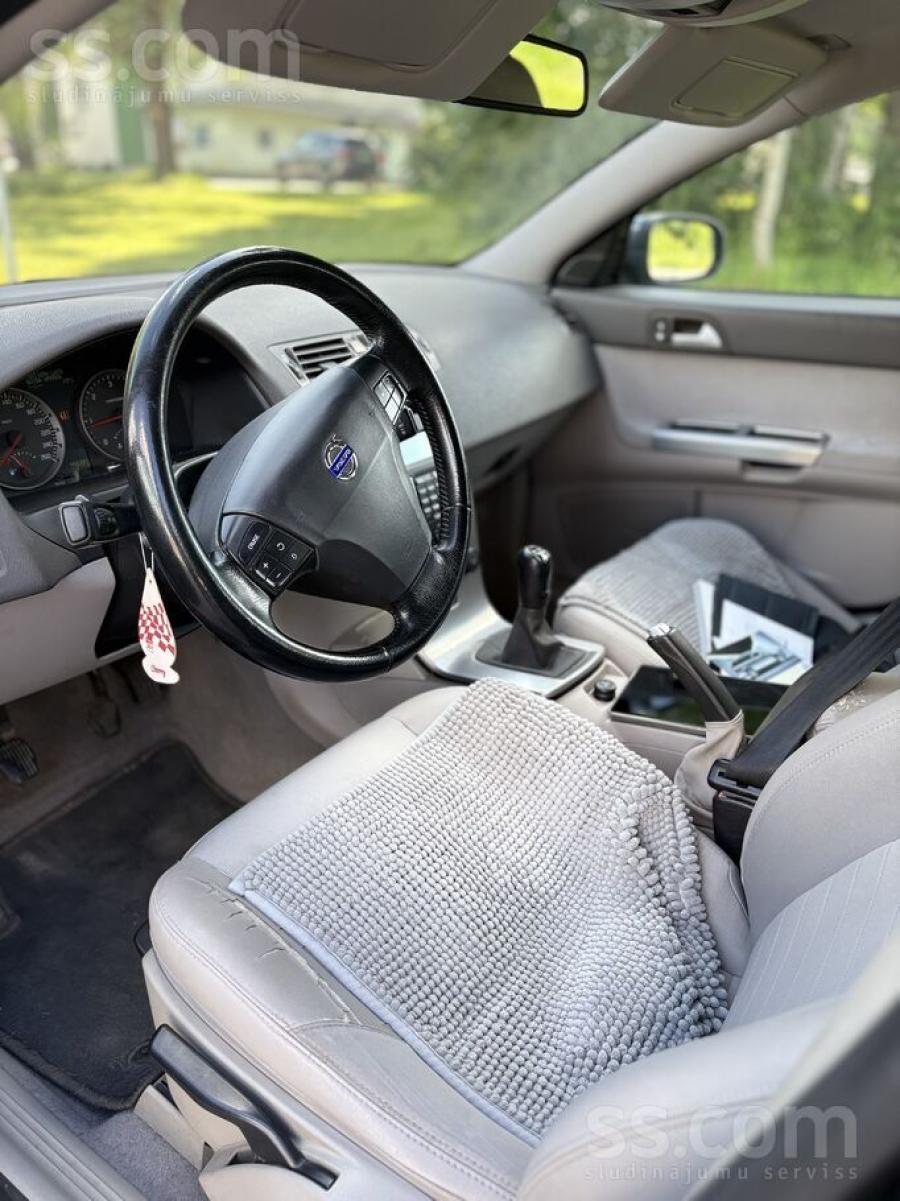Pelēks Volvo V50 2007 Kuldīga, ar dzinēja tilpumu 2.00 L un nobraukumu 0 tūkst. km par 1500 €, foto 17 vietnē AUTOMOTO.COM.LV