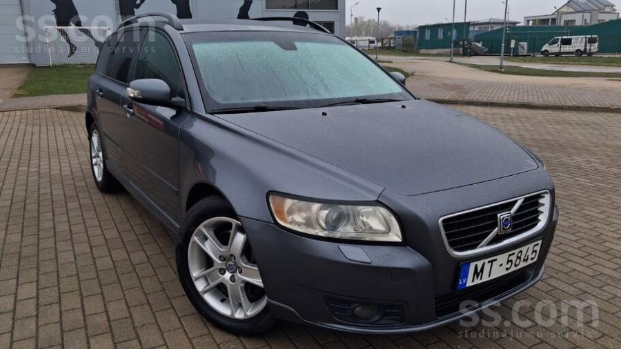Pelēks Volvo V50 2007 Rīga, ar dzinēja tilpumu 2.40 L un nobraukumu 317 tūkst. km par 3450 €, foto 1 vietnē AUTOMOTO.COM.LV