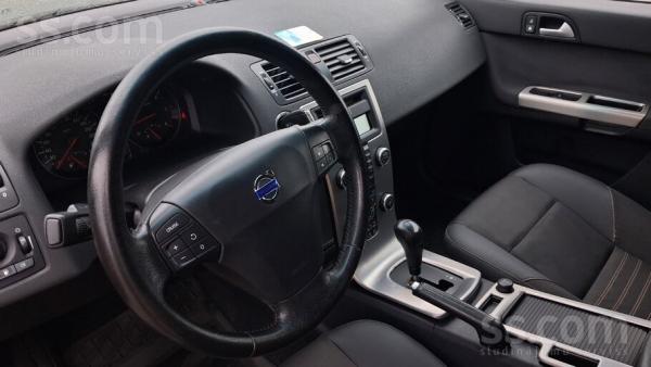 Grey Volvo V50 2007 in Riga, with an engine capacity of 2.40 L and mileage of 317 thousand km for 3450 €, photo 3 on AUTOMOTO.COM.LV