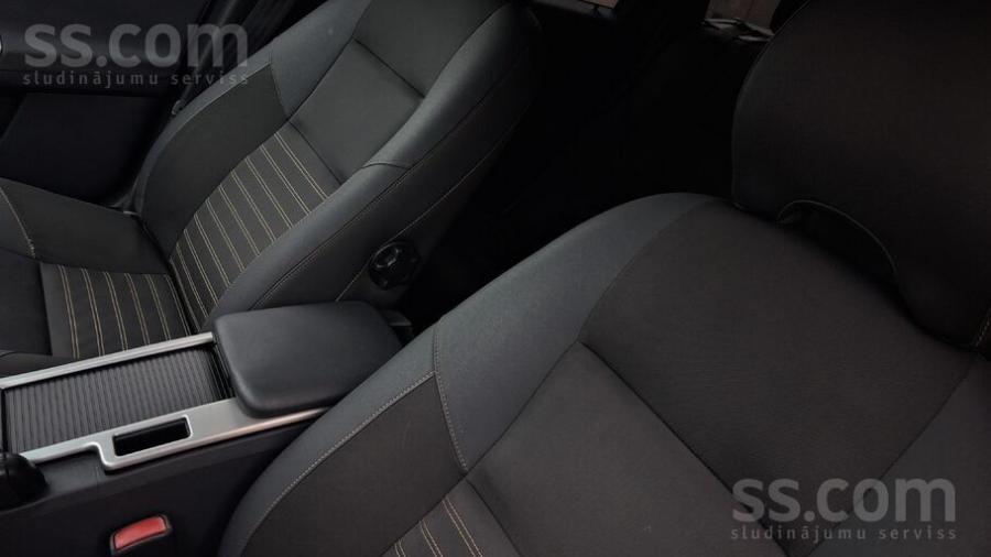 Pelēks Volvo V50 2007 Rīga, ar dzinēja tilpumu 2.40 L un nobraukumu 317 tūkst. km par 3450 €, foto 5 vietnē AUTOMOTO.COM.LV