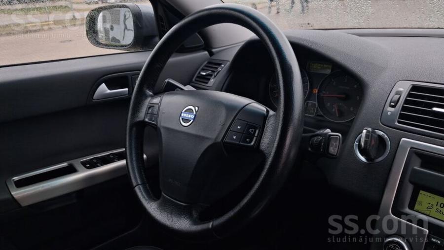 Pelēks Volvo V50 2007 Rīga, ar dzinēja tilpumu 2.40 L un nobraukumu 317 tūkst. km par 3450 €, foto 12 vietnē AUTOMOTO.COM.LV