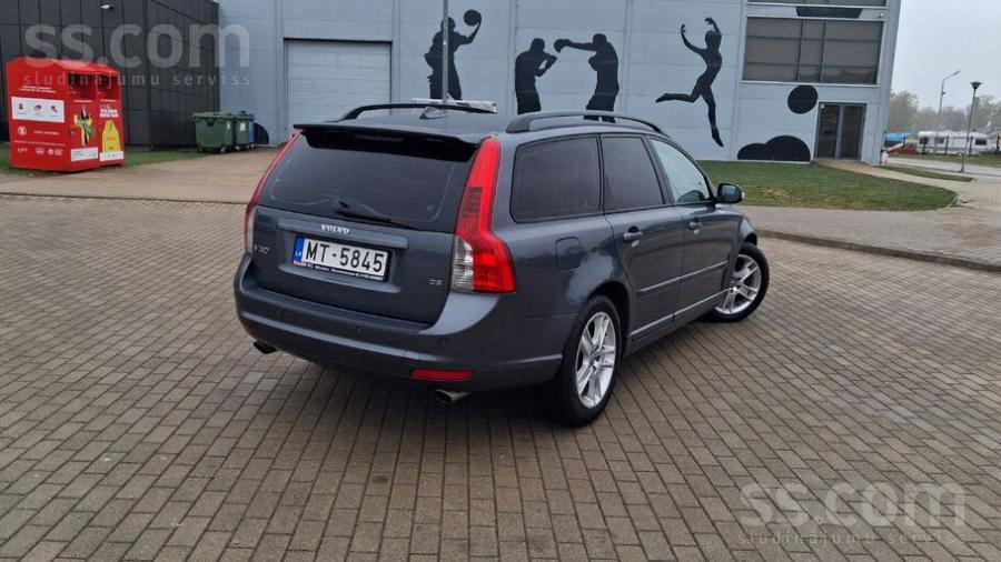 Pelēks Volvo V50 2007 Rīga, ar dzinēja tilpumu 2.40 L un nobraukumu 317 tūkst. km par 3450 €, foto 22 vietnē AUTOMOTO.COM.LV