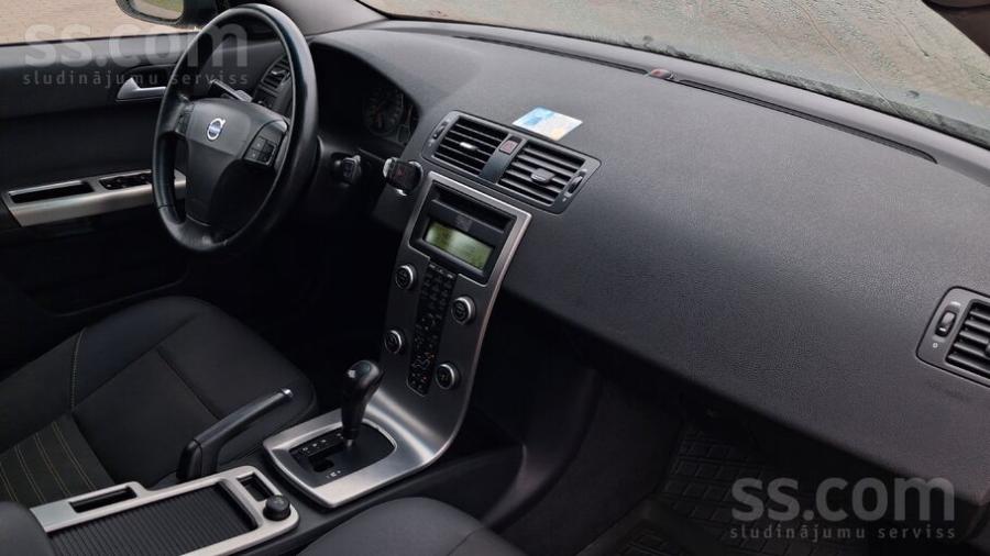Pelēks Volvo V50 2007 Rīga, ar dzinēja tilpumu 2.40 L un nobraukumu 317 tūkst. km par 3450 €, foto 28 vietnē AUTOMOTO.COM.LV