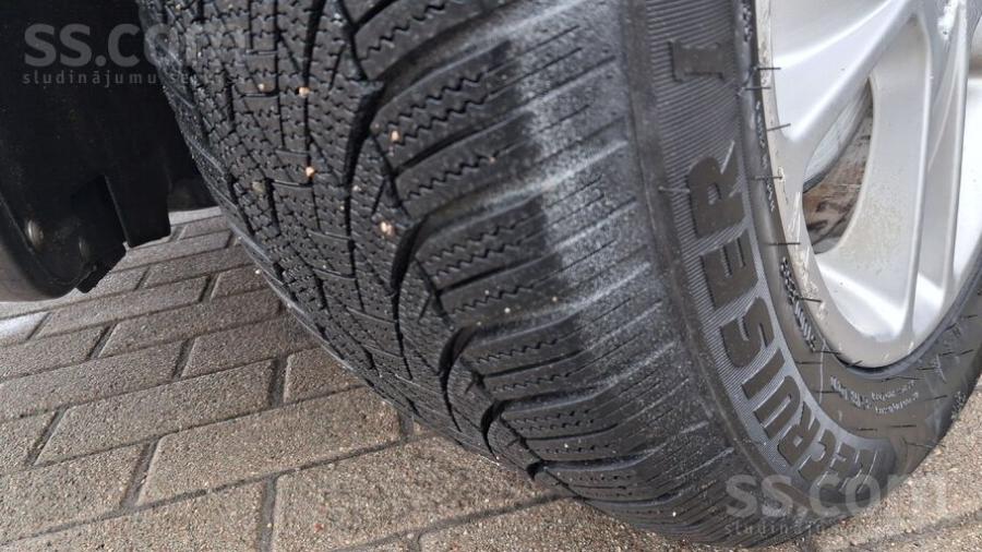 Pelēks Volvo V50 2007 Rīga, ar dzinēja tilpumu 2.40 L un nobraukumu 317 tūkst. km par 3450 €, foto 32 vietnē AUTOMOTO.COM.LV