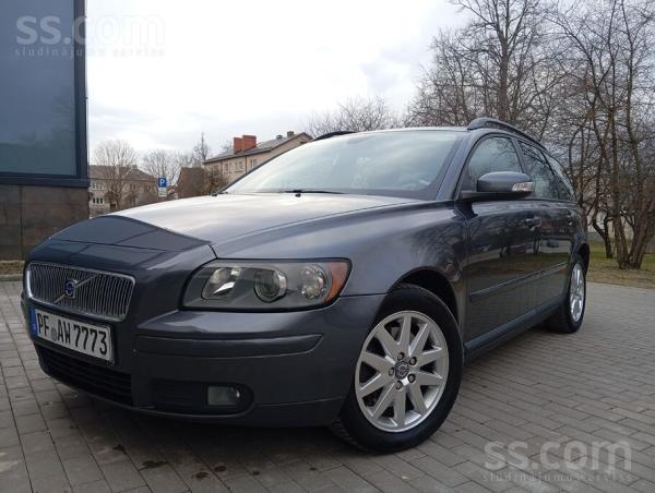 Pelēks Volvo V50 2007 Balvi, ar dzinēja tilpumu 2.00 L un nobraukumu 321 tūkst. km par 1650 €, foto 1 vietnē AUTOMOTO.COM.LV