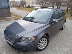 Pelēks Volvo V50 2007 Balvi, ar dzinēja tilpumu 2.00 L un nobraukumu 321 tūkst. km par 1650 €, foto 3 vietnē AUTOMOTO.COM.LV