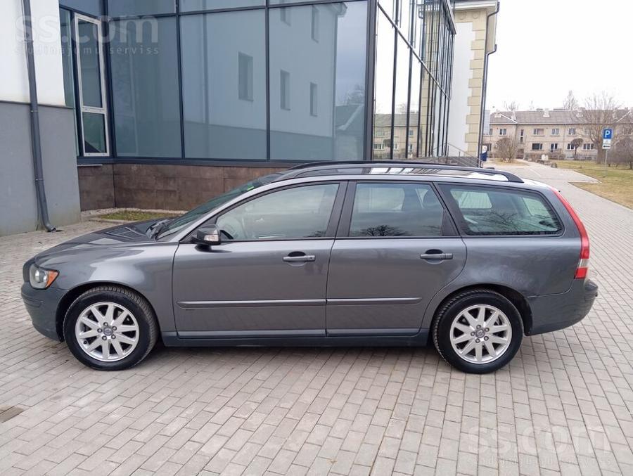 Pelēks Volvo V50 2007 Balvi, ar dzinēja tilpumu 2.00 L un nobraukumu 321 tūkst. km par 1650 €, foto 4 vietnē AUTOMOTO.COM.LV