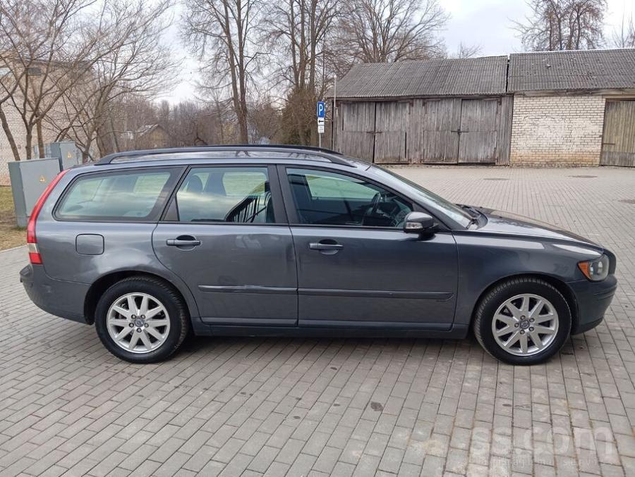 Pelēks Volvo V50 2007 Balvi, ar dzinēja tilpumu 2.00 L un nobraukumu 321 tūkst. km par 1650 €, foto 9 vietnē AUTOMOTO.COM.LV