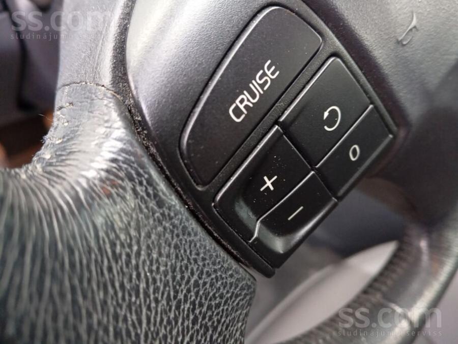 Pelēks Volvo V50 2007 Balvi, ar dzinēja tilpumu 2.00 L un nobraukumu 321 tūkst. km par 1650 €, foto 12 vietnē AUTOMOTO.COM.LV