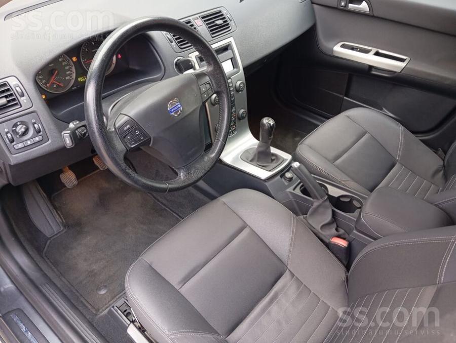 Pelēks Volvo V50 2007 Balvi, ar dzinēja tilpumu 2.00 L un nobraukumu 321 tūkst. km par 1650 €, foto 13 vietnē AUTOMOTO.COM.LV