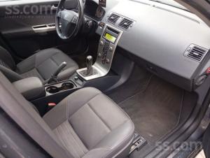 Pelēks Volvo V50 2007 Balvi, ar dzinēja tilpumu 2.00 L un nobraukumu 321 tūkst. km par 1650 €, foto 14 vietnē AUTOMOTO.COM.LV