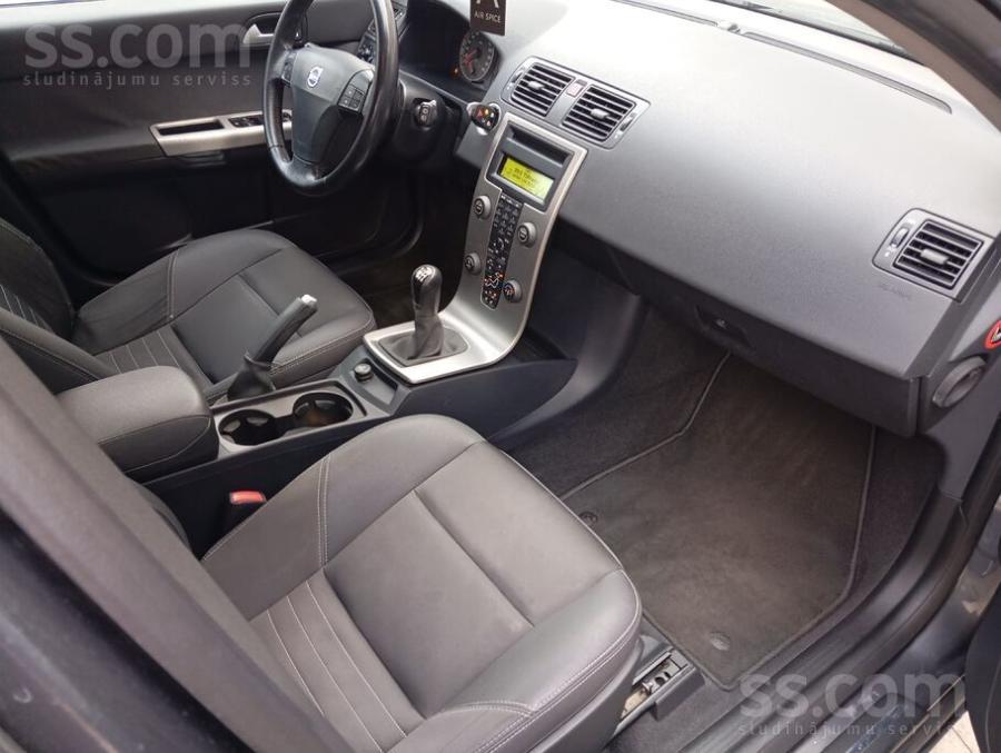 Pelēks Volvo V50 2007 Balvi, ar dzinēja tilpumu 2.00 L un nobraukumu 321 tūkst. km par 1650 €, foto 14 vietnē AUTOMOTO.COM.LV