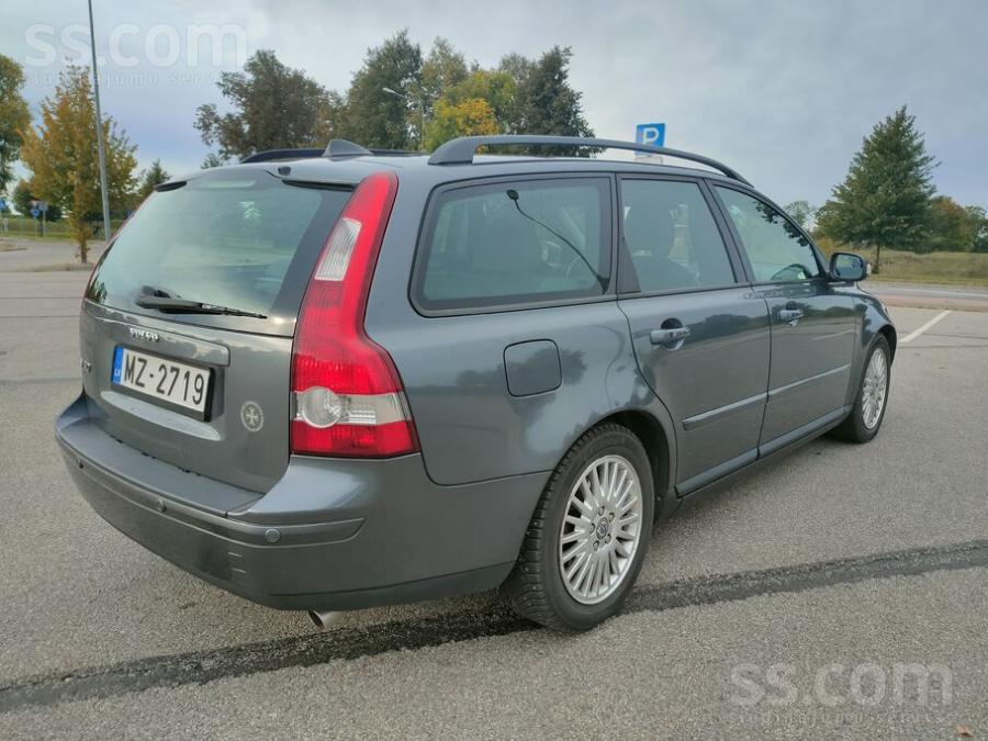 Серый Вольво В50 2007 в Даугавпилс, объемом двигателя 2.40 л и пробегом 274 тыс. км за 2500 €, фото 3 на AUTOMOTO.COM.LV