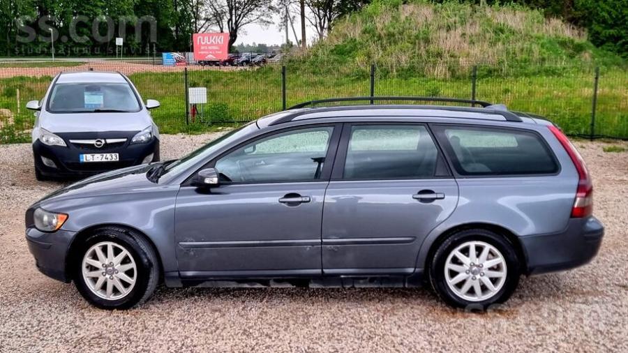 Pelēks Volvo V50 2007 Cēsis, ar dzinēja tilpumu 2.00 L un nobraukumu 357 tūkst. km par 1200 €, foto 11 vietnē AUTOMOTO.COM.LV