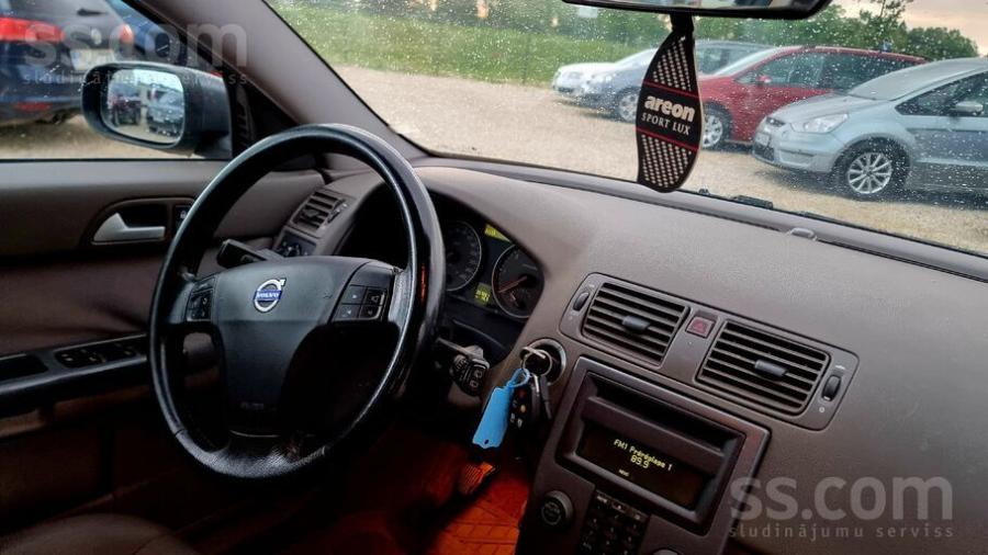 Pelēks Volvo V50 2007 Cēsis, ar dzinēja tilpumu 2.00 L un nobraukumu 357 tūkst. km par 1200 €, foto 16 vietnē AUTOMOTO.COM.LV