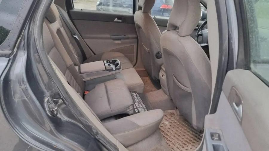 Pelēks Volvo V50 2007 Cēsis, ar dzinēja tilpumu 2.00 L un nobraukumu 357 tūkst. km par 1250 €, foto 15 vietnē AUTOMOTO.COM.LV